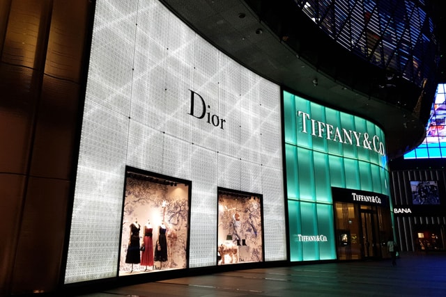 LVMH buys back its own shares for 1.5 billion euros - Luxury Tribune