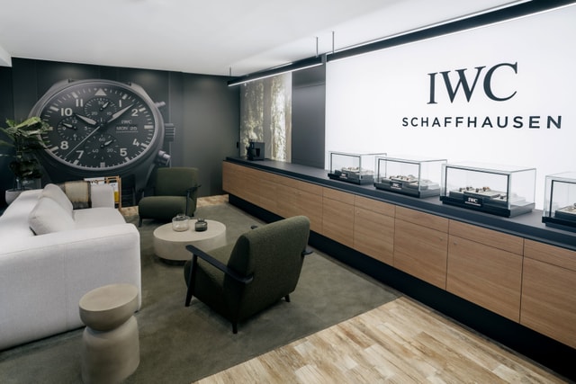 Zermatt welcomes an IWC pop-up store - Luxury Tribune